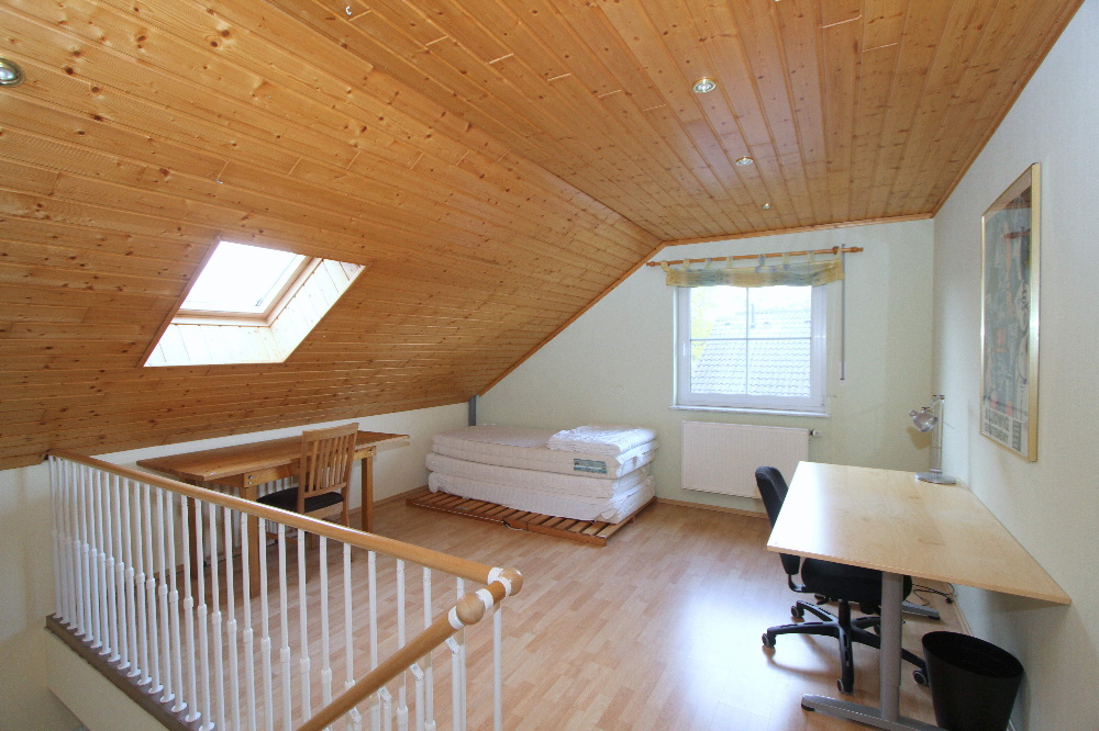 geräumige Empore im Dachgeschoss - EIFEL MAKLER